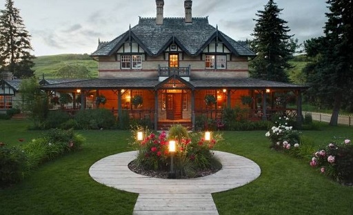 The Best Views in Calgary for your Wedding Photos